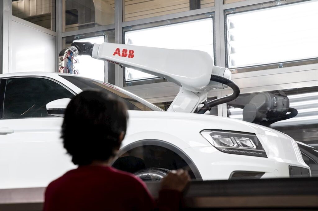 ABB en Automoción: Robots, Innovación y Fábricas | SuperAuto