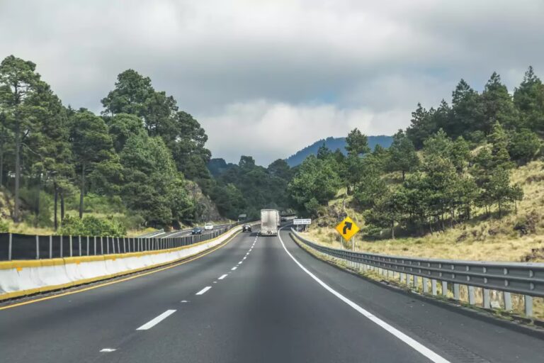 ¿Qué es el Acotamiento y Para Qué Sirve? | SuperAuto